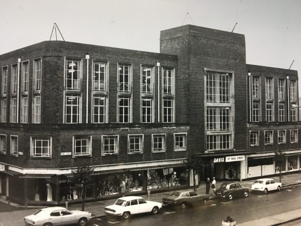The many faces of Hull’s Edwin Davis building – Hull CC News