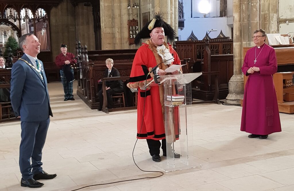 Hull’s first Christmas Tree Festival opened by Lord Mayor – Hull CC News
