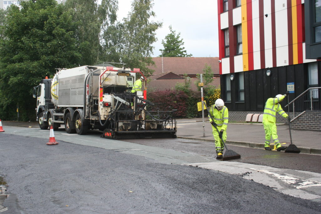 Work to repair potholes and preserve Hull's road begins next month ...