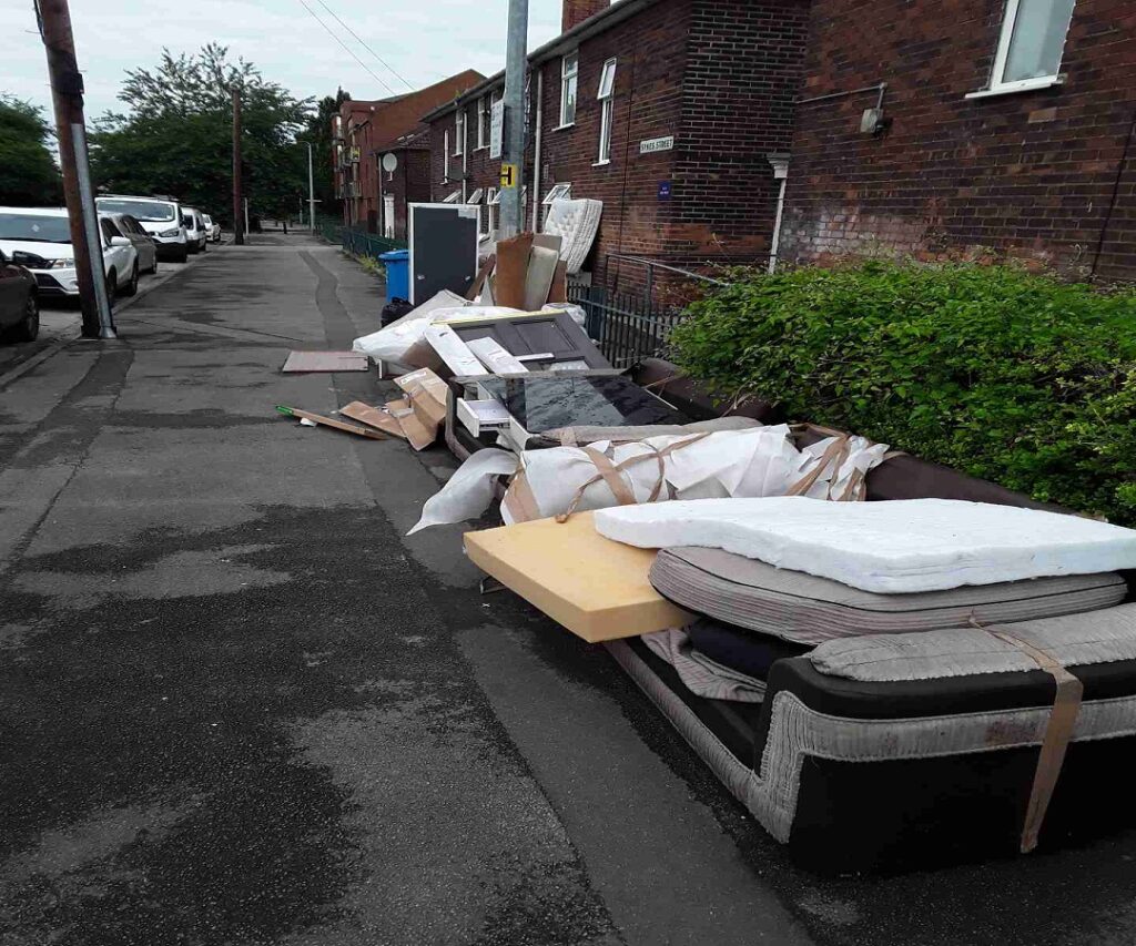 Three Hull residents successfully prosecuted for fly-tipping - Hull CC News