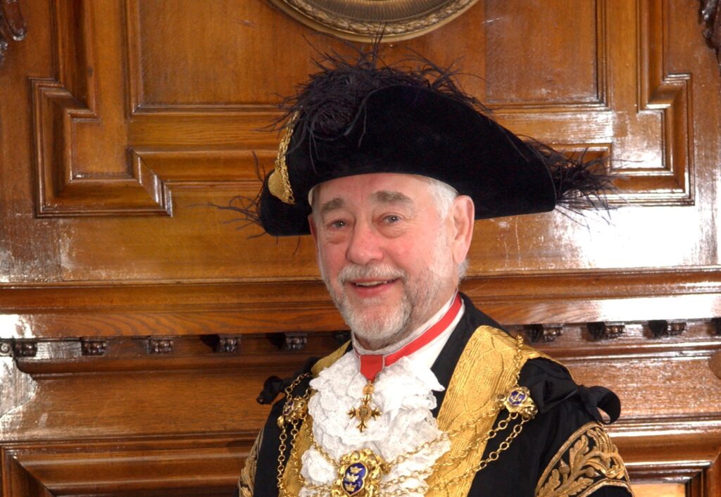 Tributes paid to former Lord Mayor – Hull CC News
