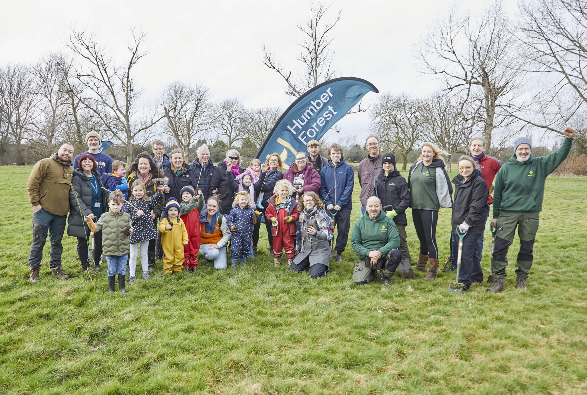Community planting day at Oak Road Playing Fields – Hull CC News