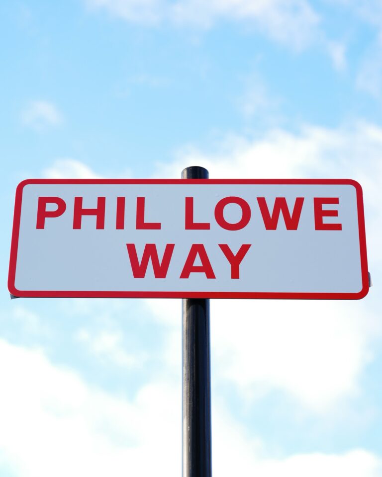 Hull KR great honoured with renaming of Phil Lowe Way – Hull CC News